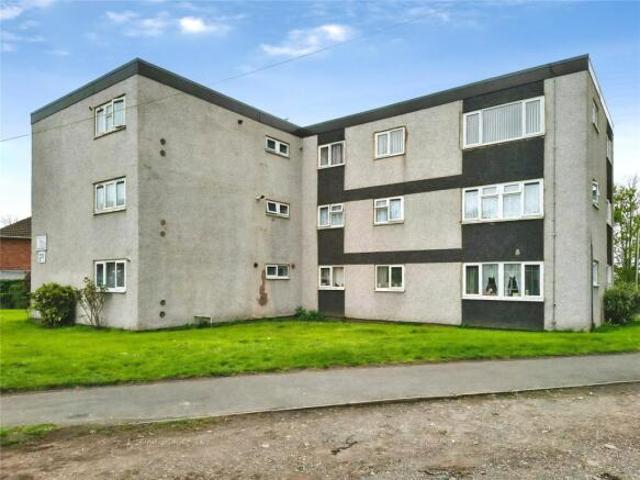 2 bedroom maisonette for sale in Torridge Drive, Wolverhampton, West Midlands, WV11