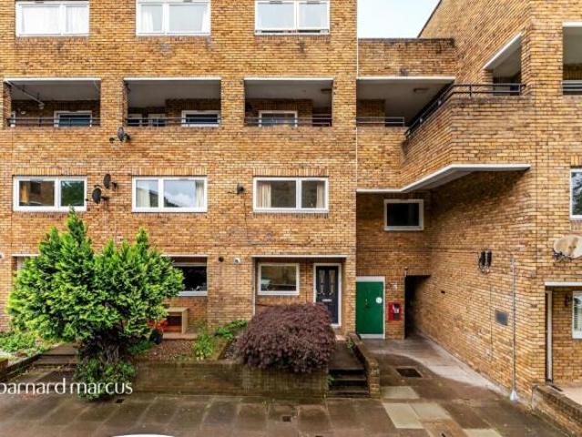 2 bedroom maisonette for sale in Turenne Close, London, SW18
