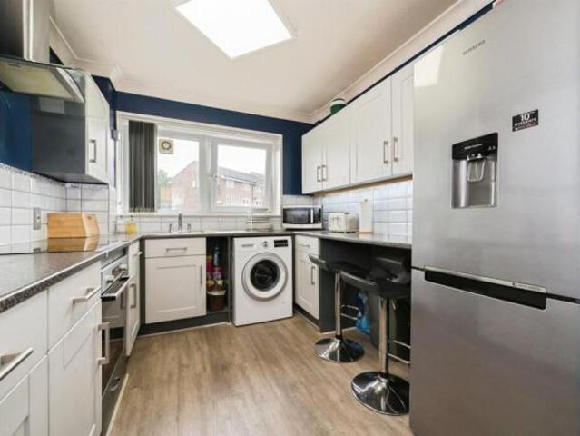 2 bedroom maisonette for sale in Wadhurst Gardens, Southampton, SO19