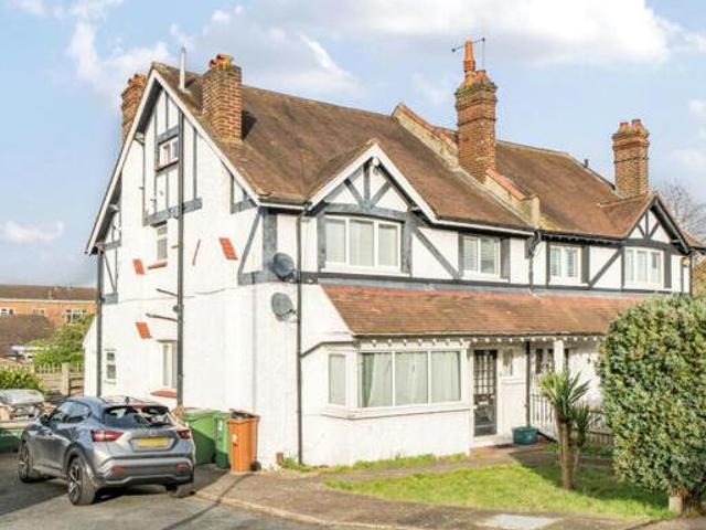 2 Bedroom Maisonette For Sale In Wallington, Surrey