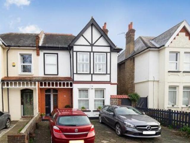 2 Bedroom Maisonette For Sale In Wallington