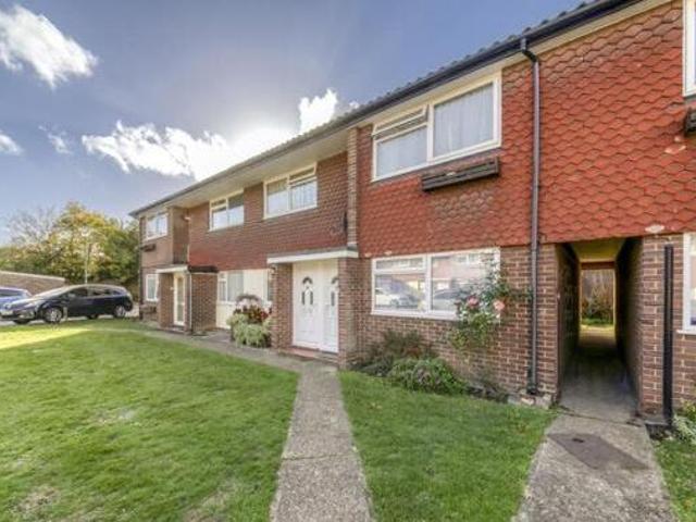 2 Bedroom Maisonette For Sale In Wallington