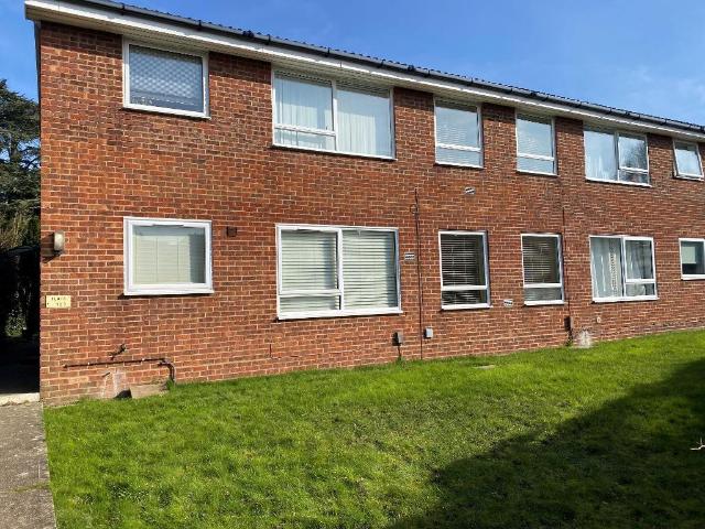 2 bedroom maisonette for sale in Warren Road, Orpington, Kent, BR6 6ES, BR6