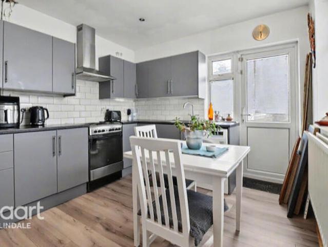 2 bedroom maisonette for sale in Wells Drive, NW9