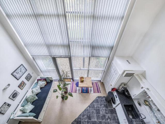 2 bedroom maisonette for sale in Windmill Road, Slough, Berkshire, SL1