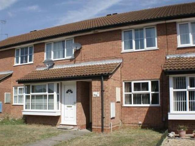 2 Bedroom Maisonette For Sale In Woodley