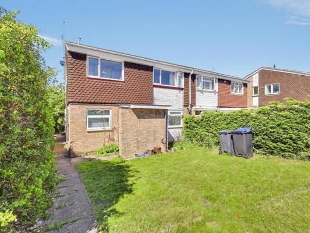 2 bedroom maisonette for sale in Yewtree Court, Northampton, NN3