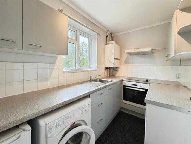 2 bedroom maisonette for sale in Acacia Road, Leamington Spa, CV32