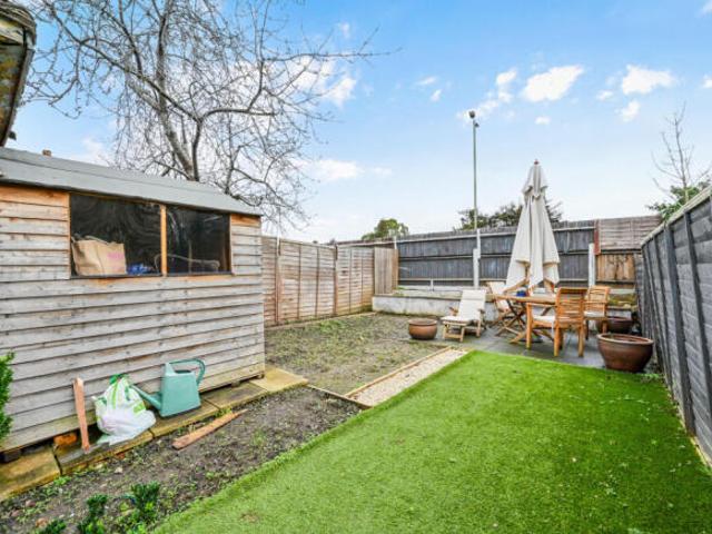 2 bedroom maisonette for sale in Aboyne Drive, London, SW20
