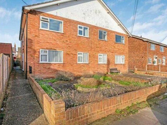 2 Bedroom Maisonette For Sale In Ashford
