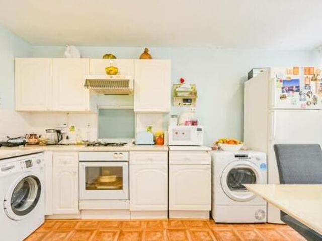 2 Bedroom Maisonette For Sale In Archway, London