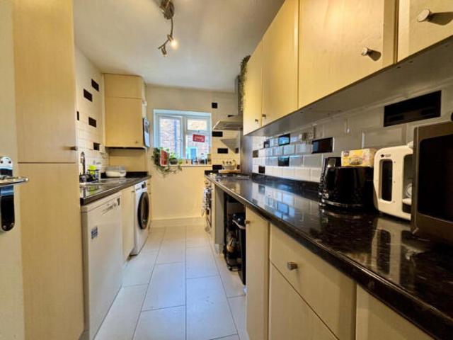 2 bedroom maisonette for sale in Bardswell Close, Brentwood, CM14