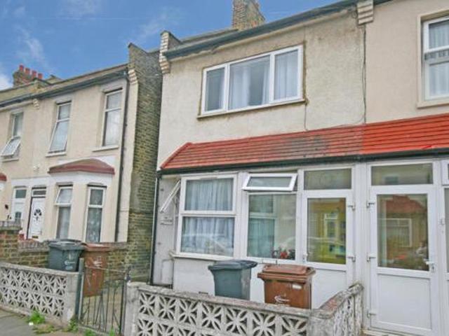 2 Bedroom Maisonette For Sale In Barking