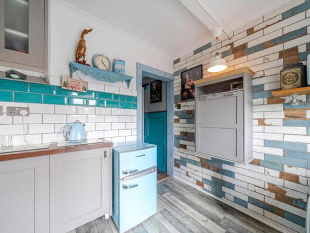 2 bedroom maisonette for sale in Bellegrove Road, Welling, DA16