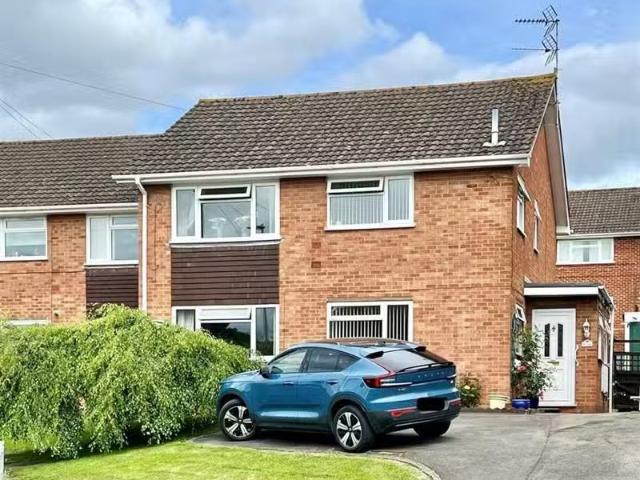 2 bedroom maisonette for sale in Bodiam Avenue, Tuffley, Glouc.