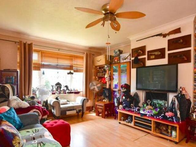 2 Bedroom Maisonette For Sale In Bognor Regis