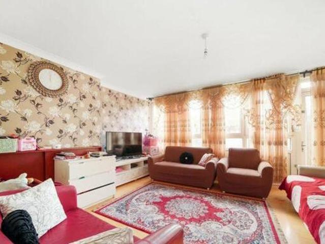 2 Bedroom Maisonette For Sale In Bow, London