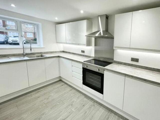 2 Bedroom Maisonette For Sale In Bromley