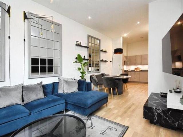 2 bedroom maisonette for sale in Burgess Springs, Chelmsford, Essex, CM1
