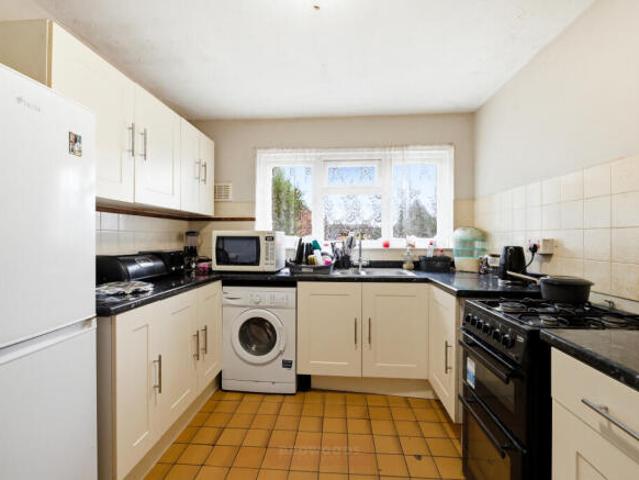2 bedroom maisonette for sale in CHalvey, SL1