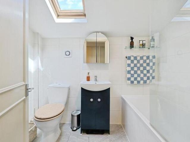 2 bedroom maisonette for sale in Chelverton Road, Putney, SW15