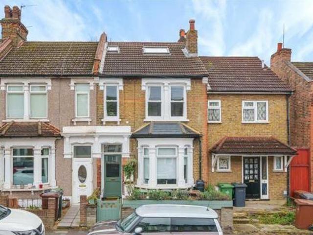 2 Bedroom Maisonette For Sale In Chingford