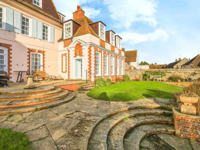 2 bedroom maisonette for sale in Church Street, Willingdon, Eastbourne, BN20