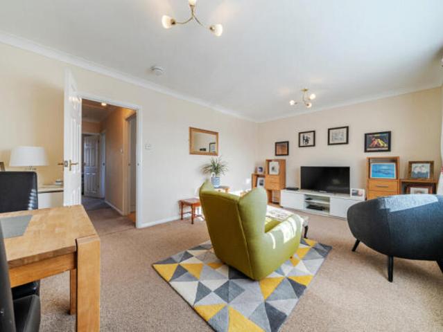 2 bedroom maisonette for sale in Churchfield Road, Welling, DA16