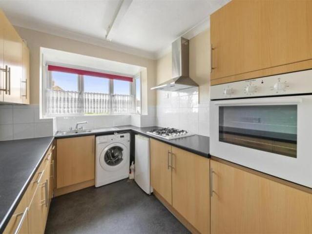 2 bedroom maisonette for sale in Churchill Close, Hillingdon, UB10