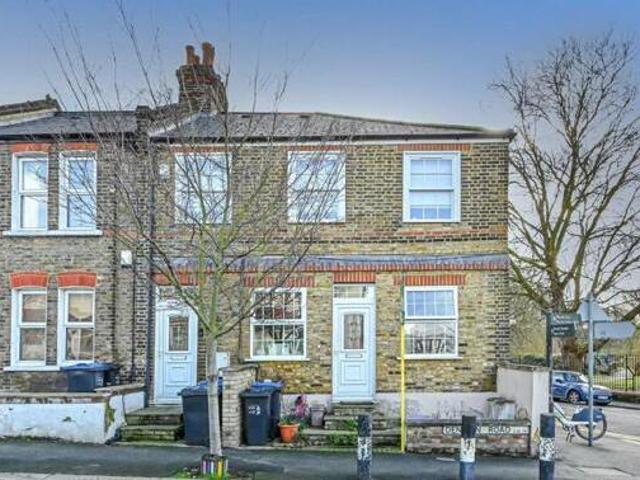 2 Bedroom Maisonette For Sale In Colliers Wood, London