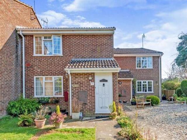 2 Bedroom Maisonette For Sale In Copthorne
