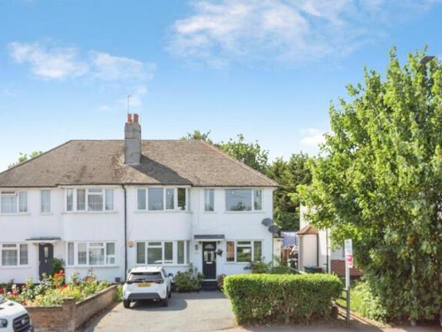 2 bedroom maisonette for sale in Courtlands Drive, WATFORD, WD17