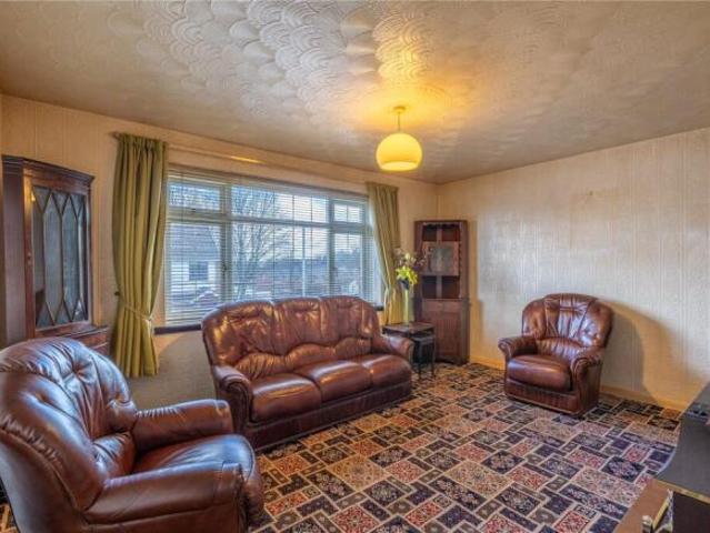 2 bedroom maisonette for sale in Clare Crescent, Bilston, Wolverhampton, West Midlands, WV14