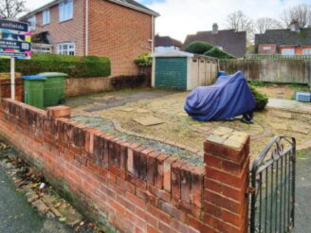 2 bedroom maisonette for sale in Dean Road, Southampton, SO18 6AU, SO18