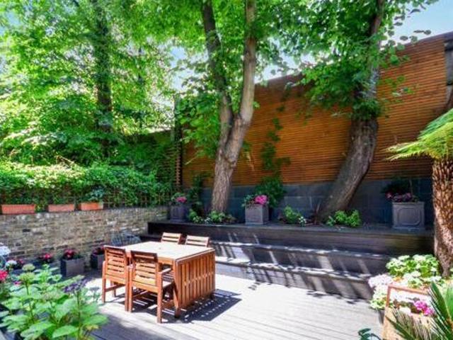 2 Bedroom Maisonette For Sale In Earls Court, London