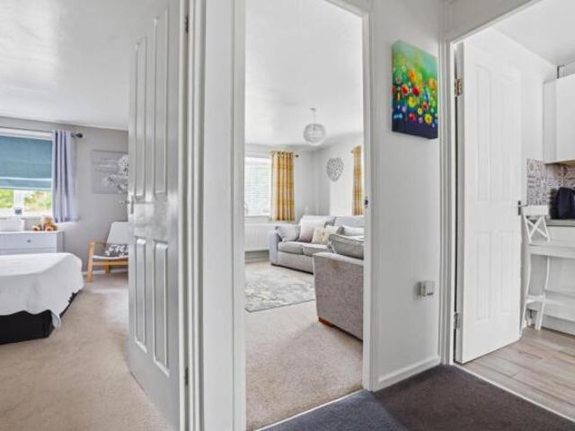 2 bedroom maisonette for sale in Eastney Crescent, Wolverhampton, WV8