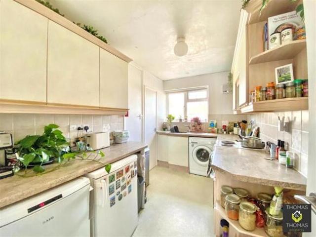 2 bedroom maisonette for sale in Elmbridge Road, Gloucester, GL2