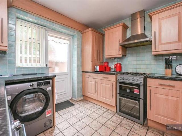 2 bedroom maisonette for sale in Elizabeth Road, Huyton, Liverpool, Merseyside, L36