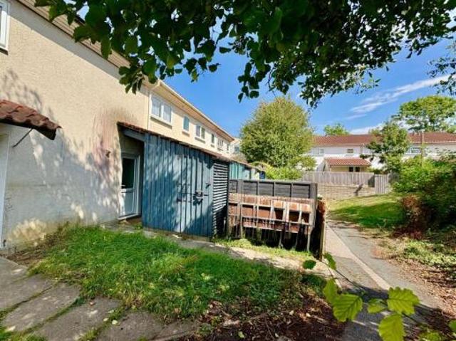 2 bedroom maisonette for sale in Ellisgill Court, Heelands, MK13