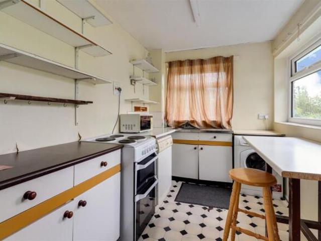 2 bedroom maisonette for sale in Enniskillen Road, Cambridge, CB4