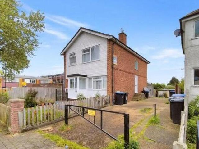 2 Bedroom Maisonette For Sale In Enfield, Middlesex