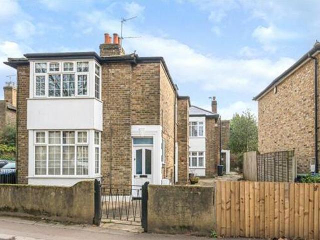 2 Bedroom Maisonette For Sale In Enfield