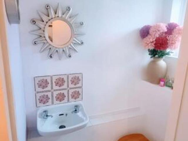 2 bedroom maisonette for sale in Essex Close, London, E17
