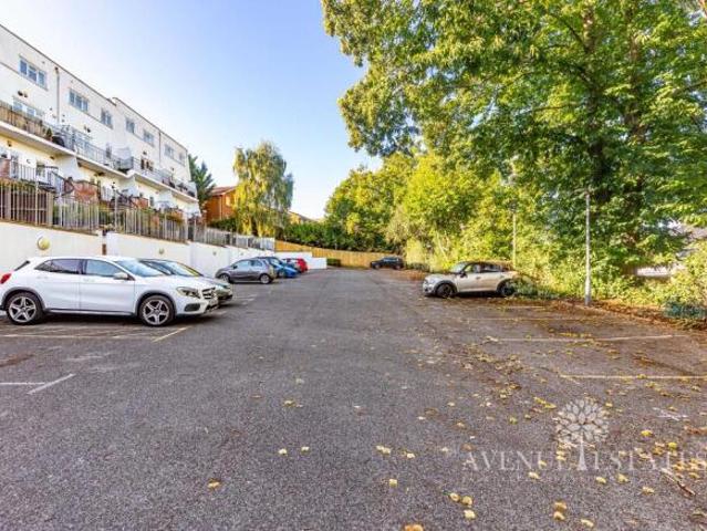 2 bedroom maisonette for sale in Feversham Avenue, Bournemouth, Dorset, BH8