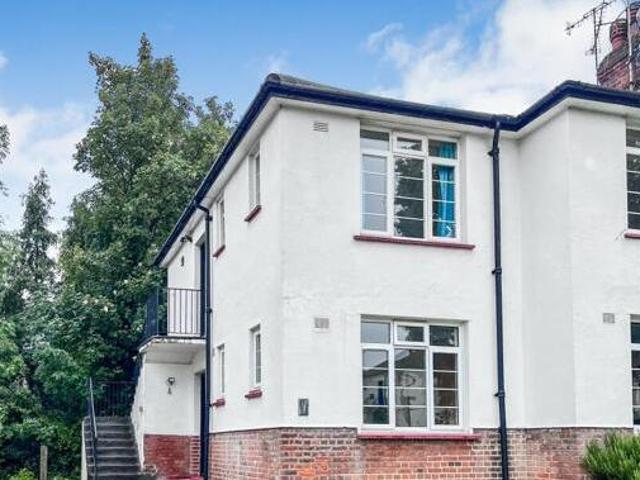 2 Bedroom Maisonette For Sale In Finchley, London