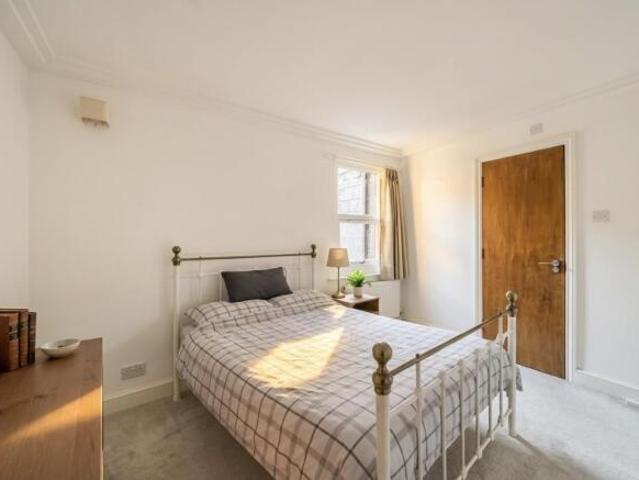 2 bedroom maisonette for sale in Finchley Road, Hampstead, NW3