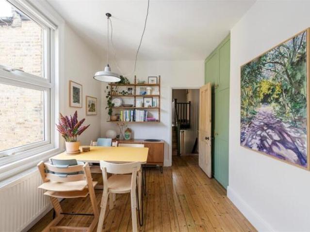 2 bedroom maisonette for sale in Francis Road, Leyton, E10