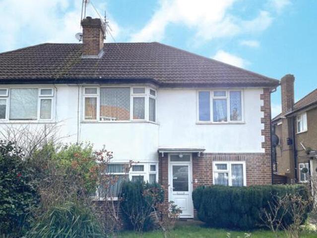 2 Bedroom Maisonette For Sale In Friern Park