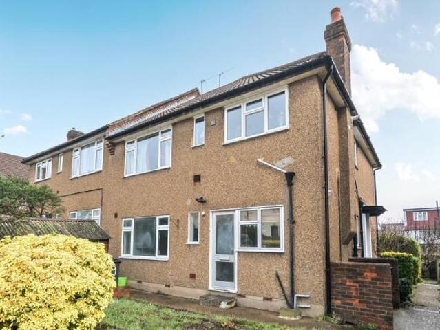 2 bedroom maisonette for sale in Friern Park, North Finchley, N12