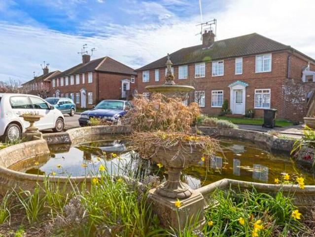 2 bedroom maisonette for sale in Gaisford Close, Worthing, BN14
